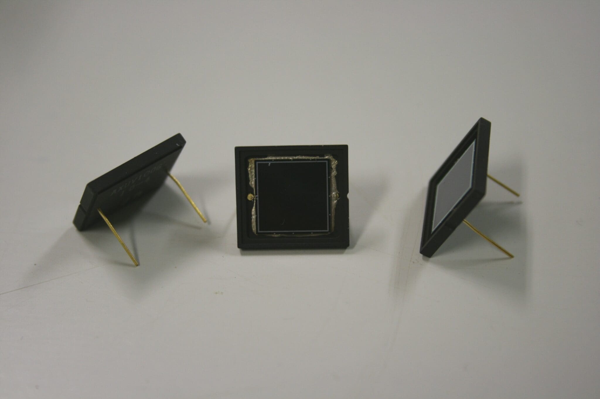 Basics of Optoelectronic Components: LEDs, Photodiodes and Phototransistors