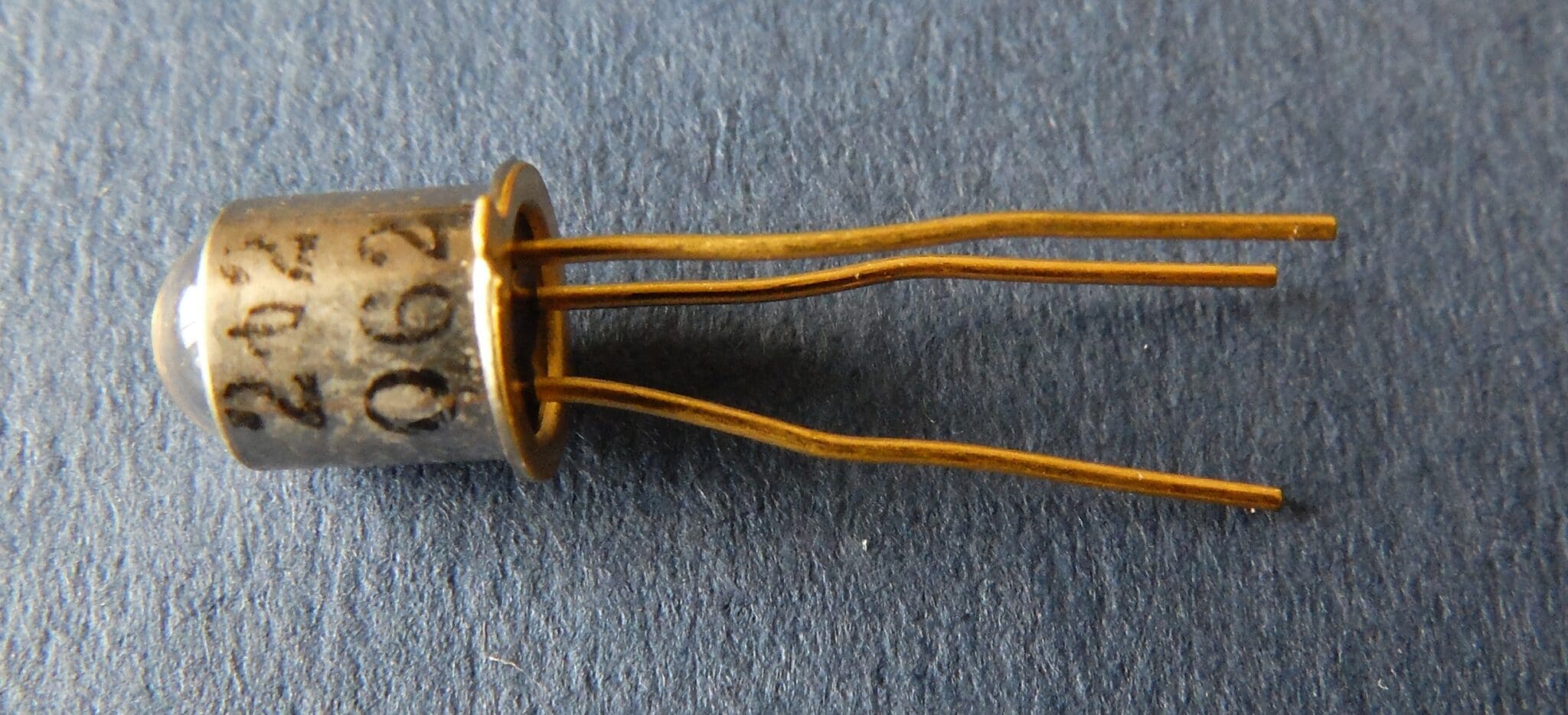 Basics of Optoelectronic Components: LEDs, Photodiodes and Phototransistors